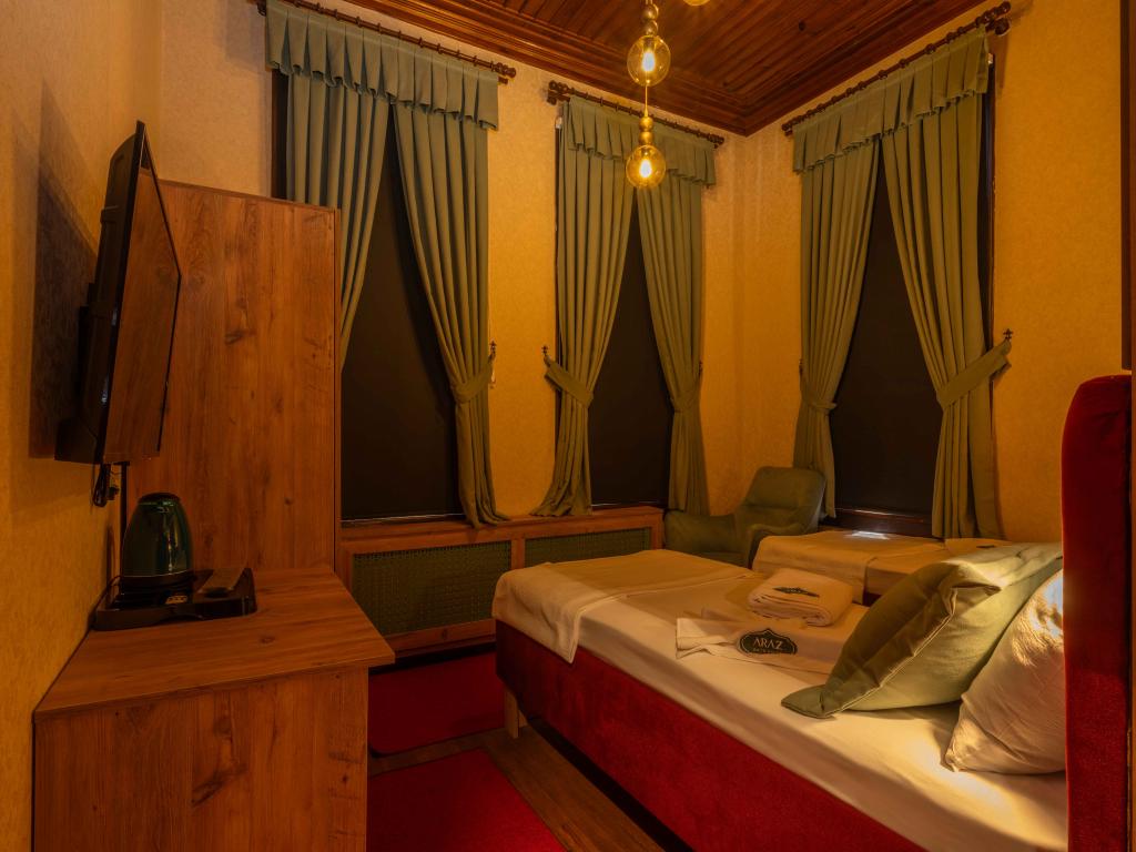 Araz White House | Etstur