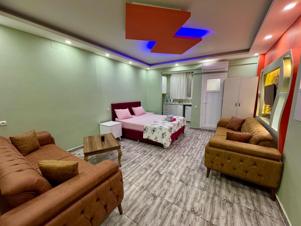 Grand Clover Suit | Etstur