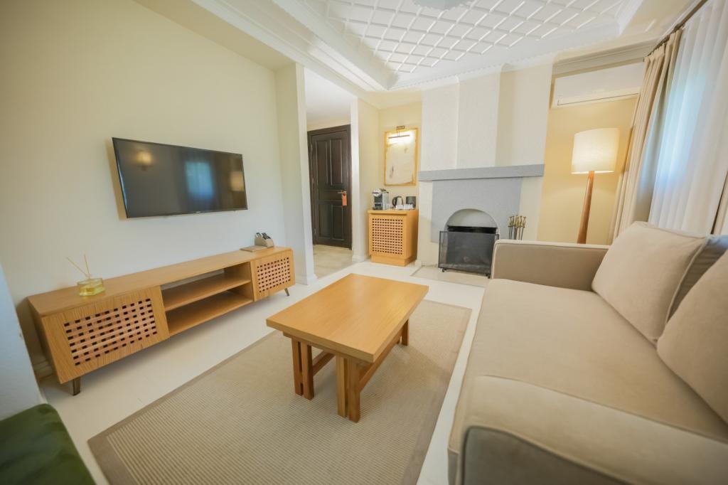 Nuup Hotel | Etstur