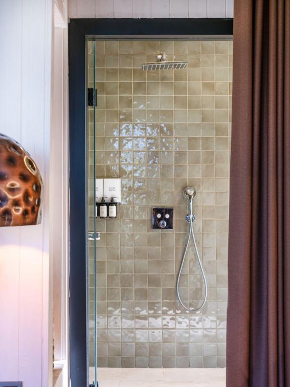 Yazz Collective | Etstur