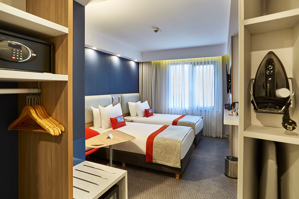Holiday Inn Express Istanbul Ataköy Metro Otel | Etstur