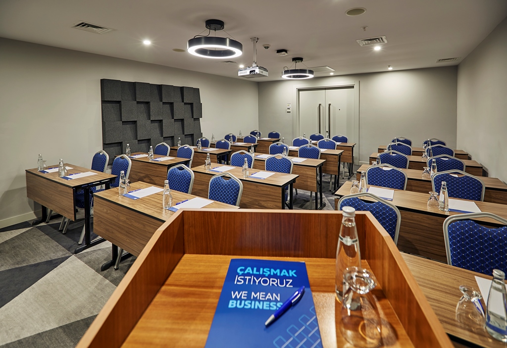 Holiday Inn Express Istanbul Ataköy Metro Otel | Etstur