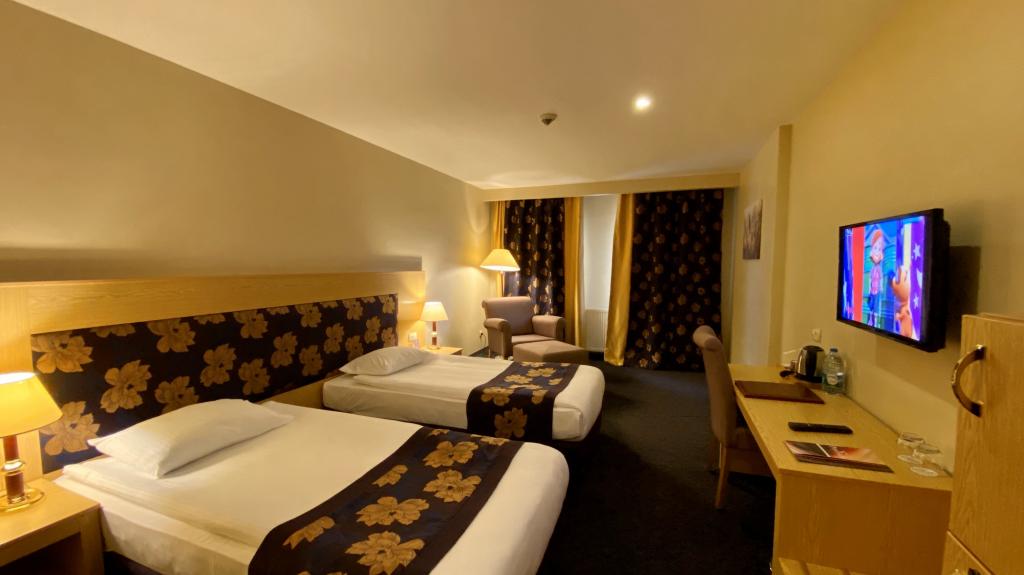 Perissia Hotel & Convention Center | Etstur