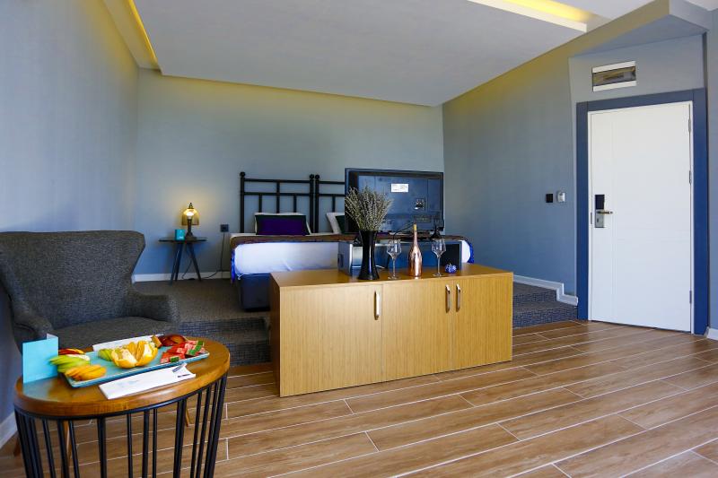 Azuu Hotel | Etstur